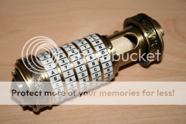 The Moovi Metro: Replica: Cryptex (The Da Vinci Code)